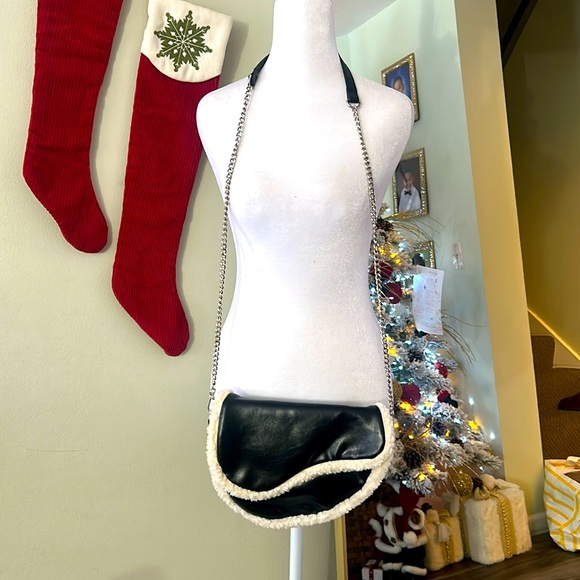 AKIRA | Bags | Akira Black And Cream Crossbody Bag | Poshmark